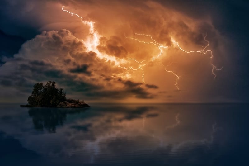 What Does The Lightning Bolt Mean In The Bible 7 Messages
