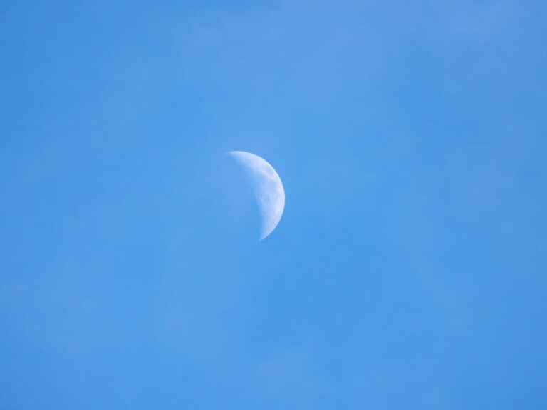 Seeing The Moon During The Day Spiritual Meaning